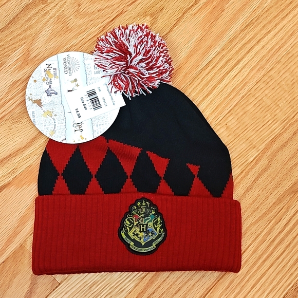 Warner Bros. | Accessories | Hogwarts Knit Cap | Poshmark